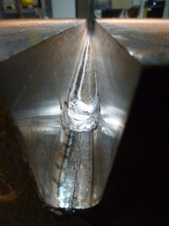 ESAB OK Flux 10.62 (ADVANCED slag release) helps improves FABRICATION ...